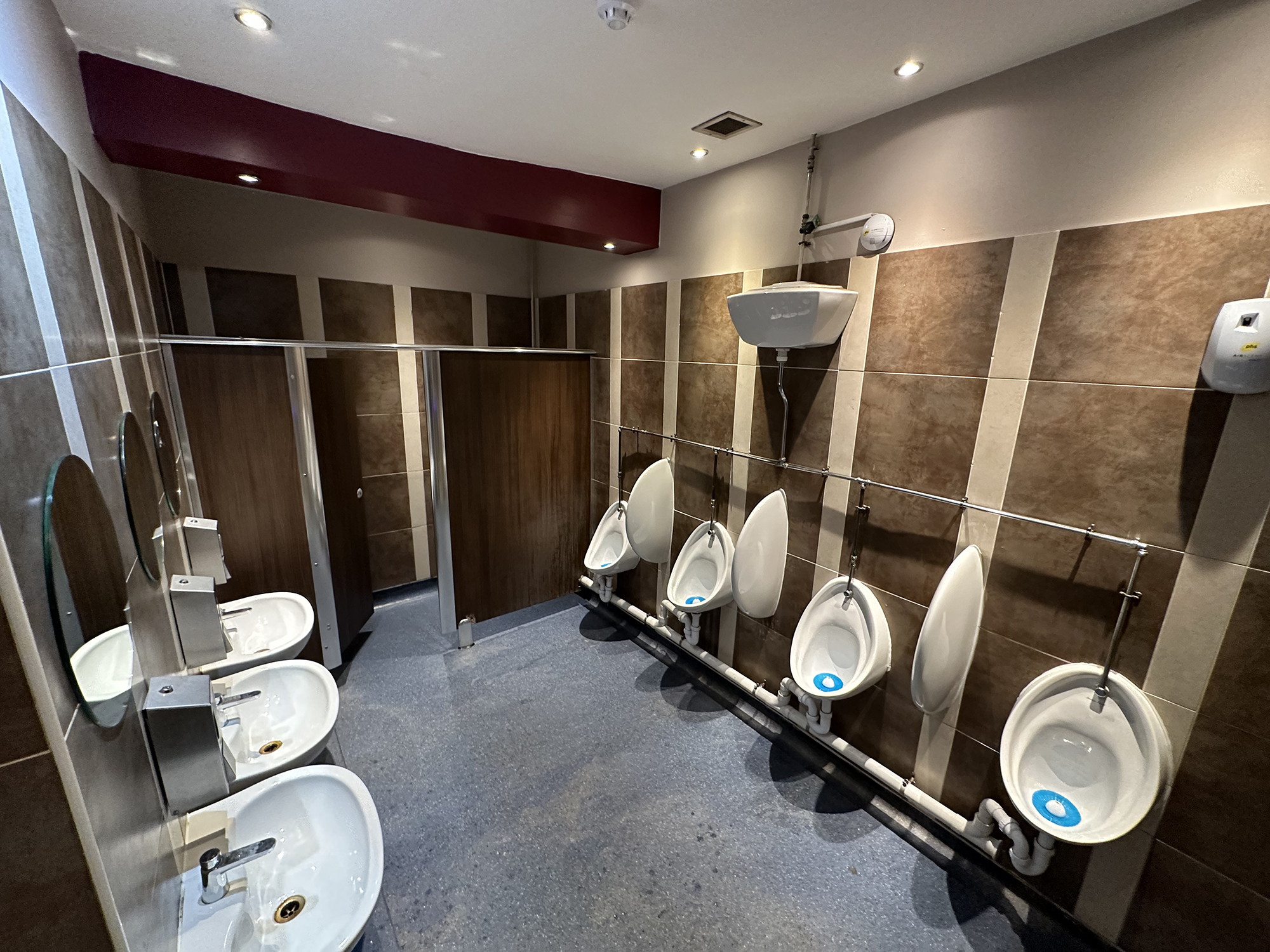 The Dockle Farmhouse – Swindon, SN3 4PD – Wetho Wanderers